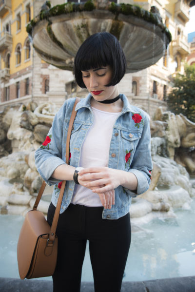 Giacchetto jeans ricami floreali