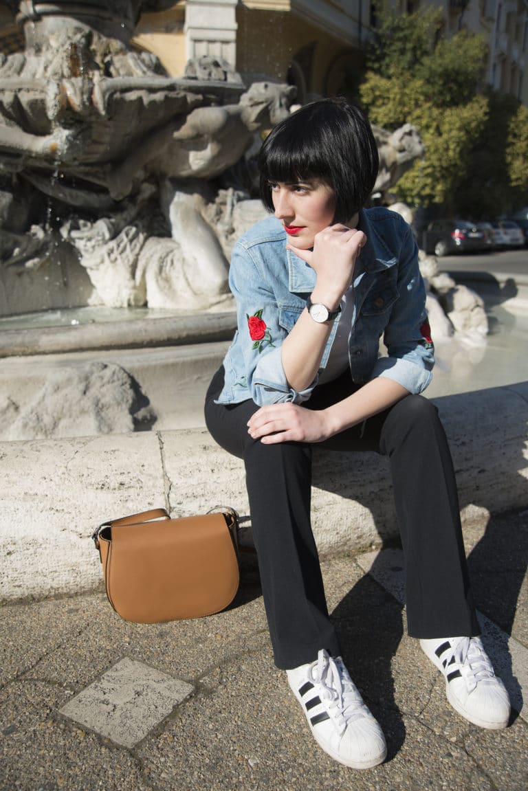 Giacchetto jeans ricami floreali