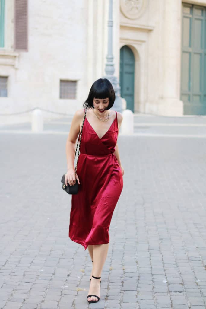 Outfit con abito di Seta