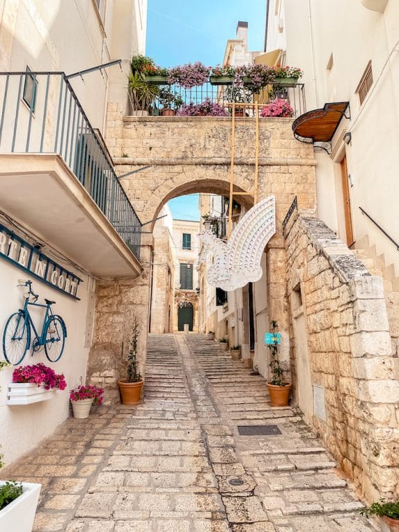 Conversano, il turismo slow nel cuore della Puglia | Le Freaks